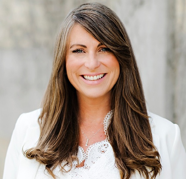 Hire Jennifer Moss to Speak | Get Pricing And Availability | Book Today