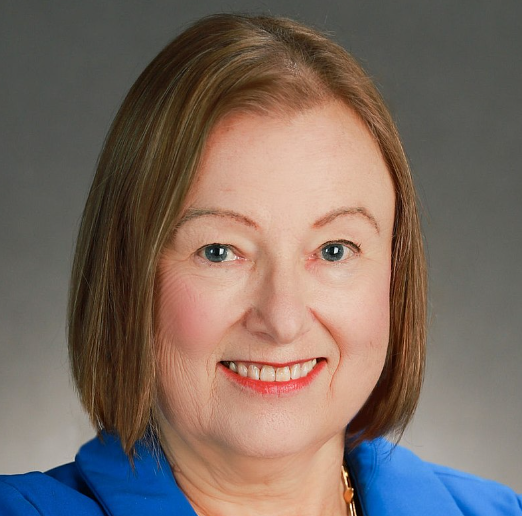 Hire Amanda Bennett to Speak | Get Pricing And Availability | Book Today